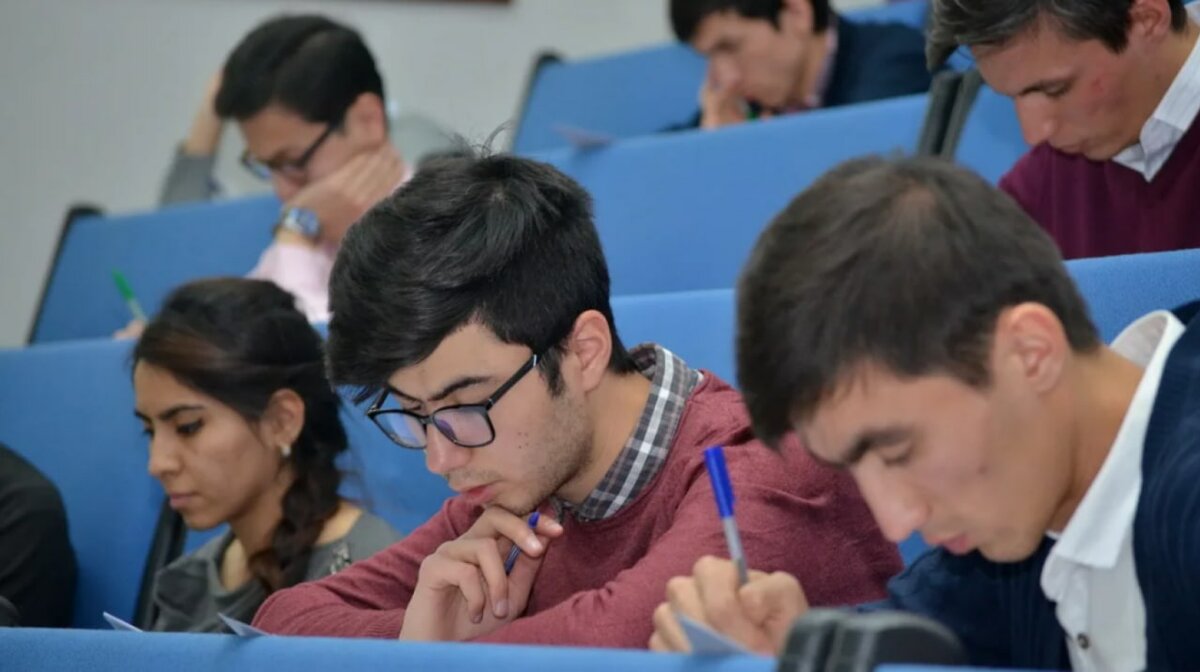 Nodavlat oliygohlar tomonidan ikki xil namunadagi diplomlar beriladi